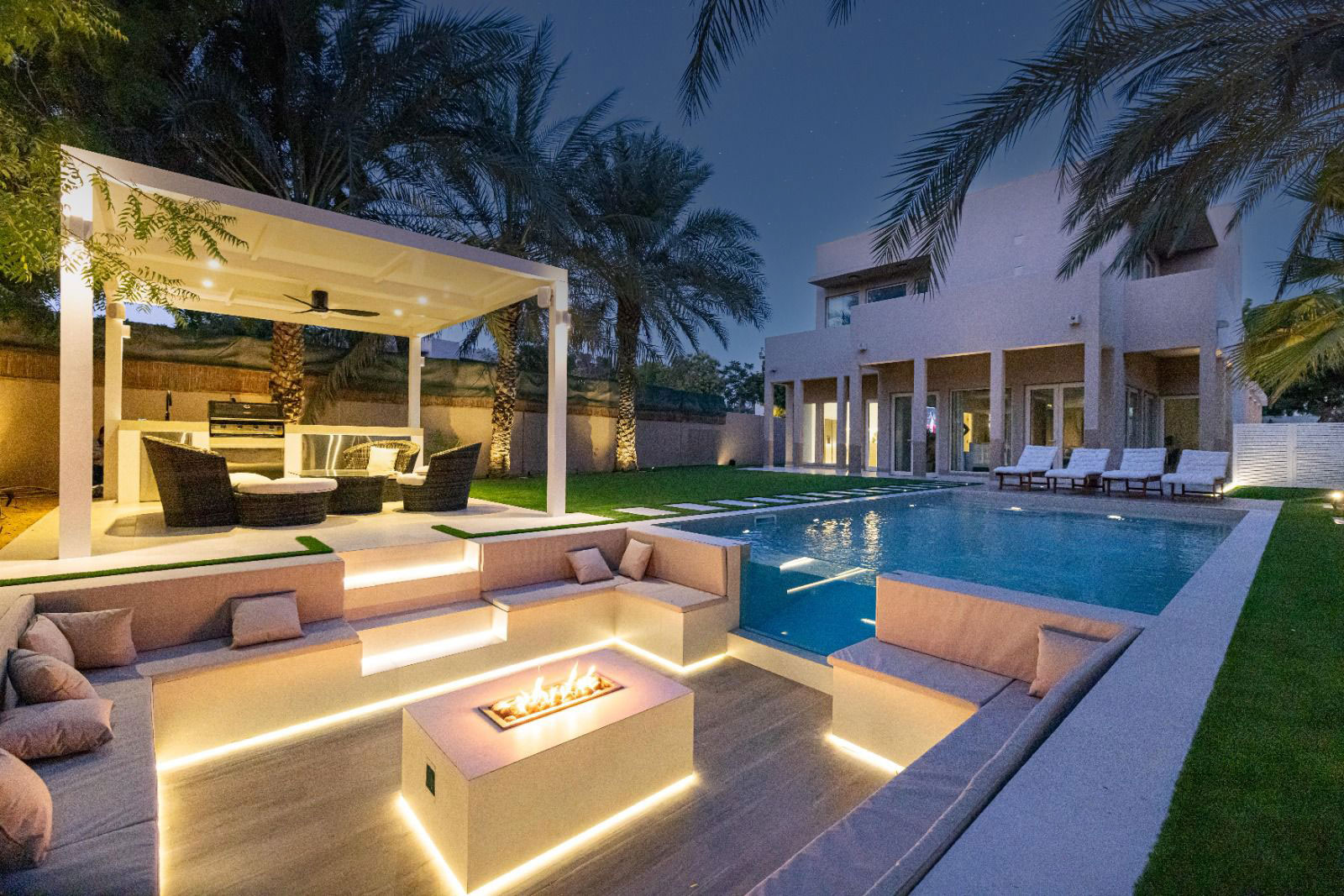 Innovative Swimming Pool Design and Maintenance Tips for UAE Homes ...